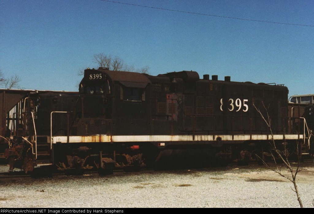 Former IC GP10 looks worse for wear but still gets the job don™ on the AGLF in Albany in the 1990s.